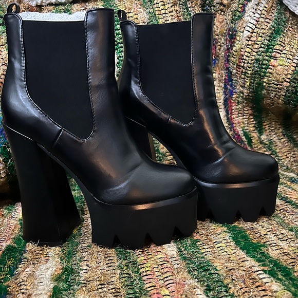 Miss Lola | Shoes | Miss Lola Block Heel Platform Ankle Boot | Poshmark